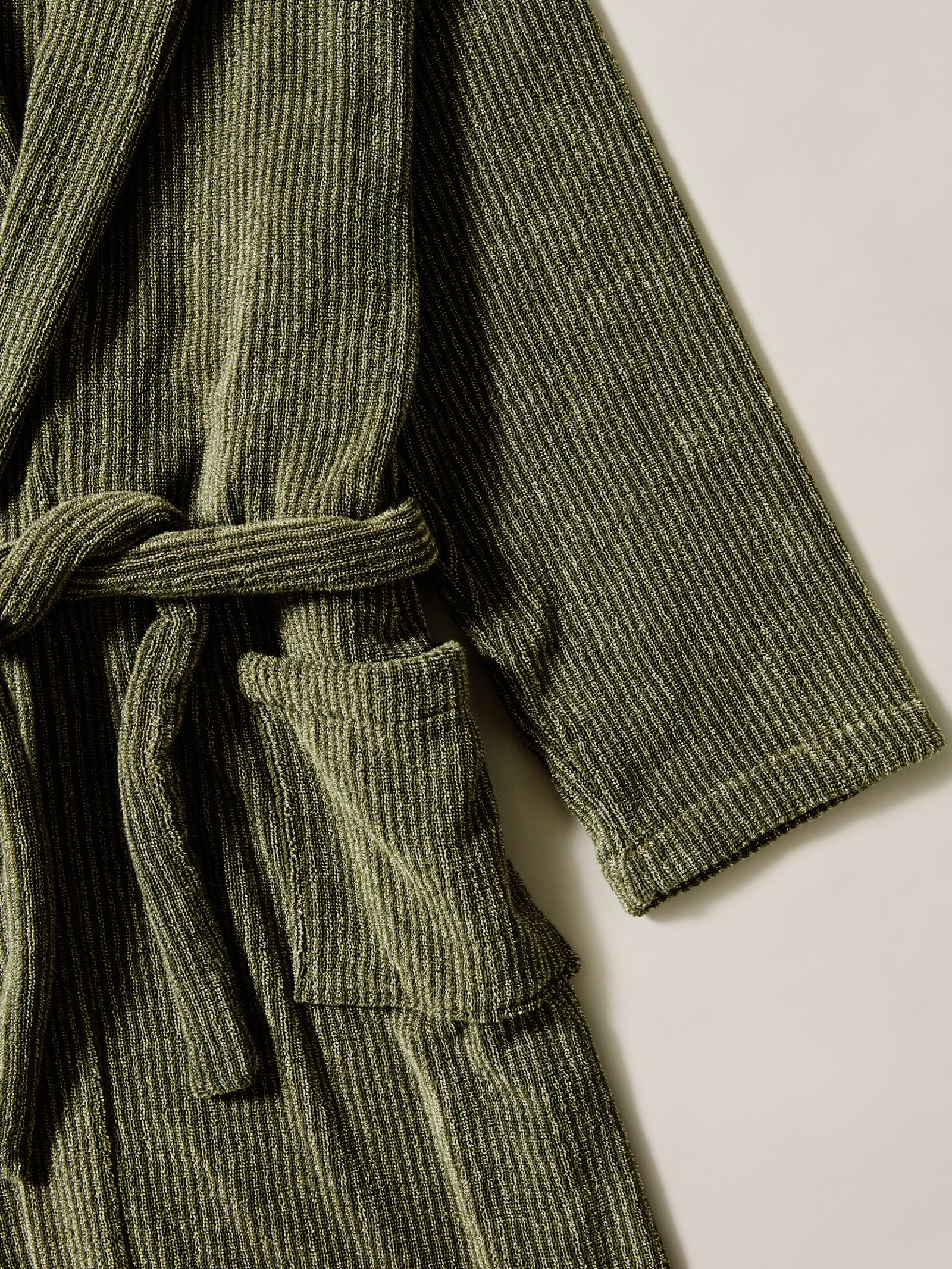 Cleverly Ionic™ Robe – Defender Green